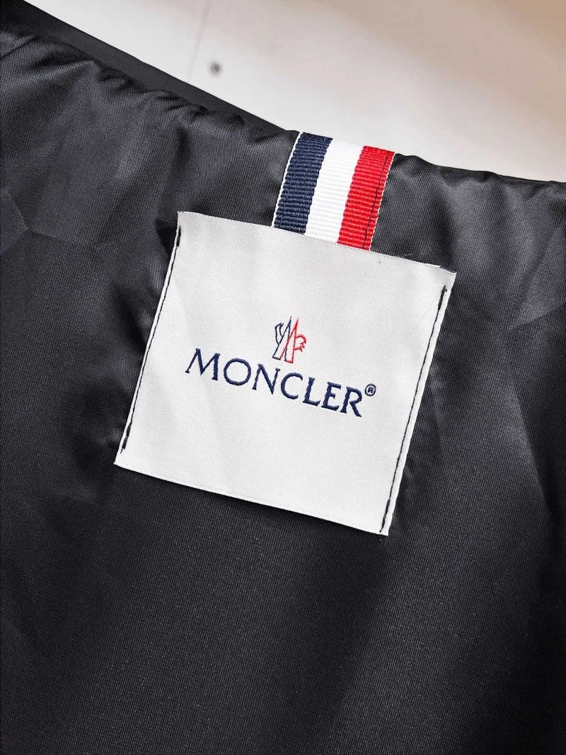 Low-cost Moncler Outwear