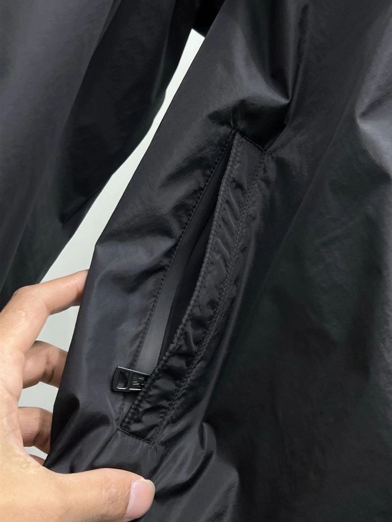 Legit Moncler Outwear