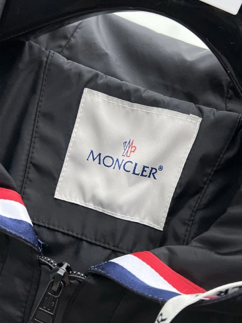 Legit Moncler Outwear