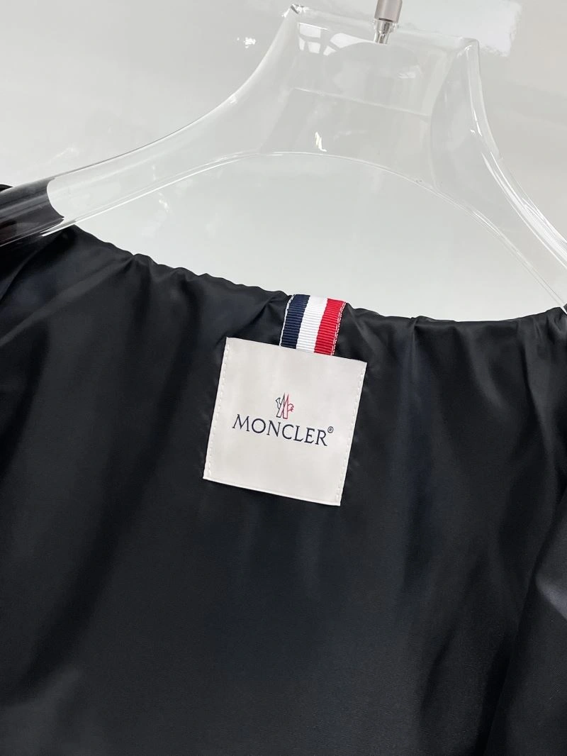 Low-cost Moncler Outwear