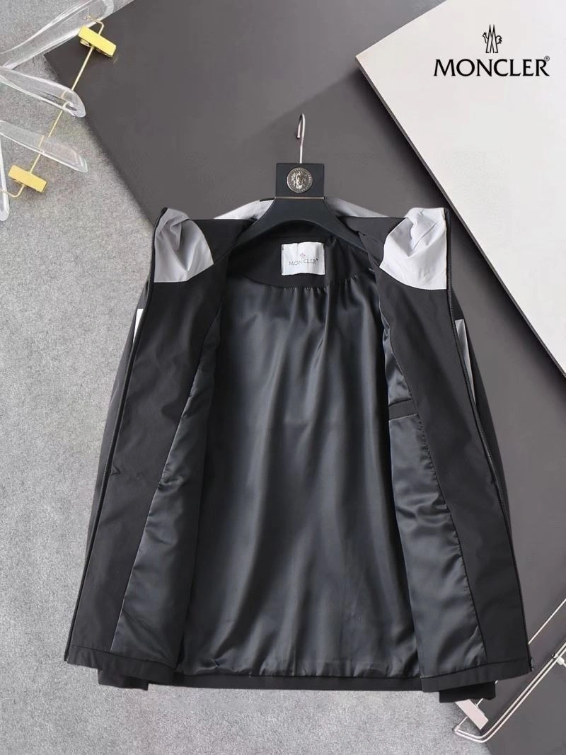 Accurate model Moncler Outwear
