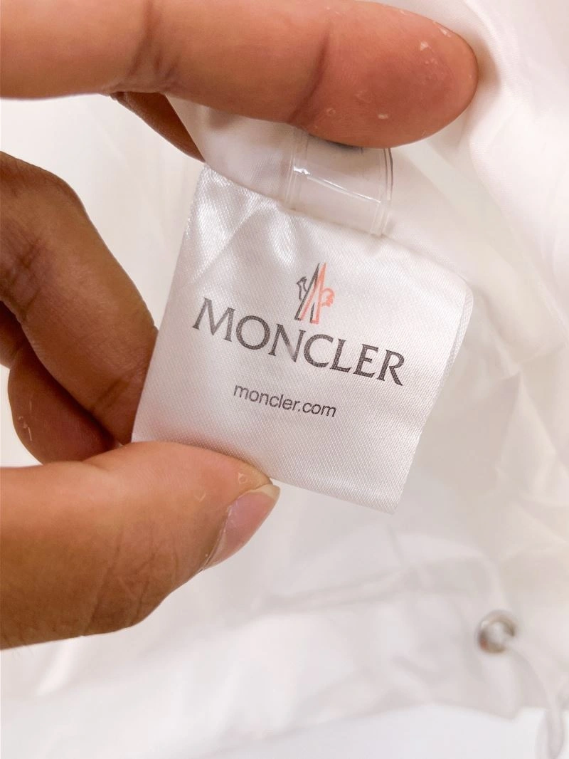 Low-cost Moncler Outwear