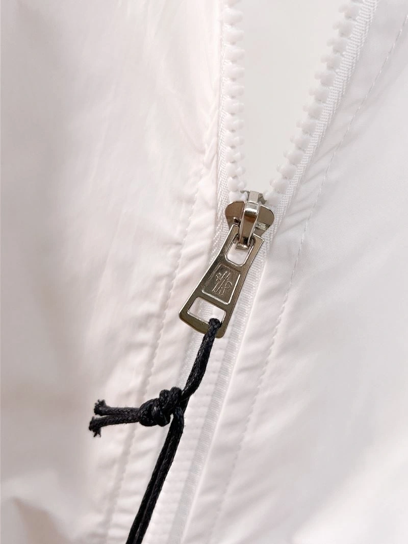 Low-cost Moncler Outwear
