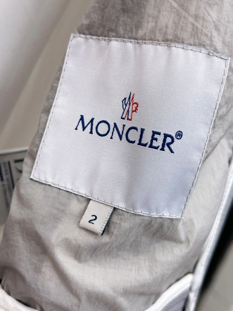 Low-cost Moncler Outwear