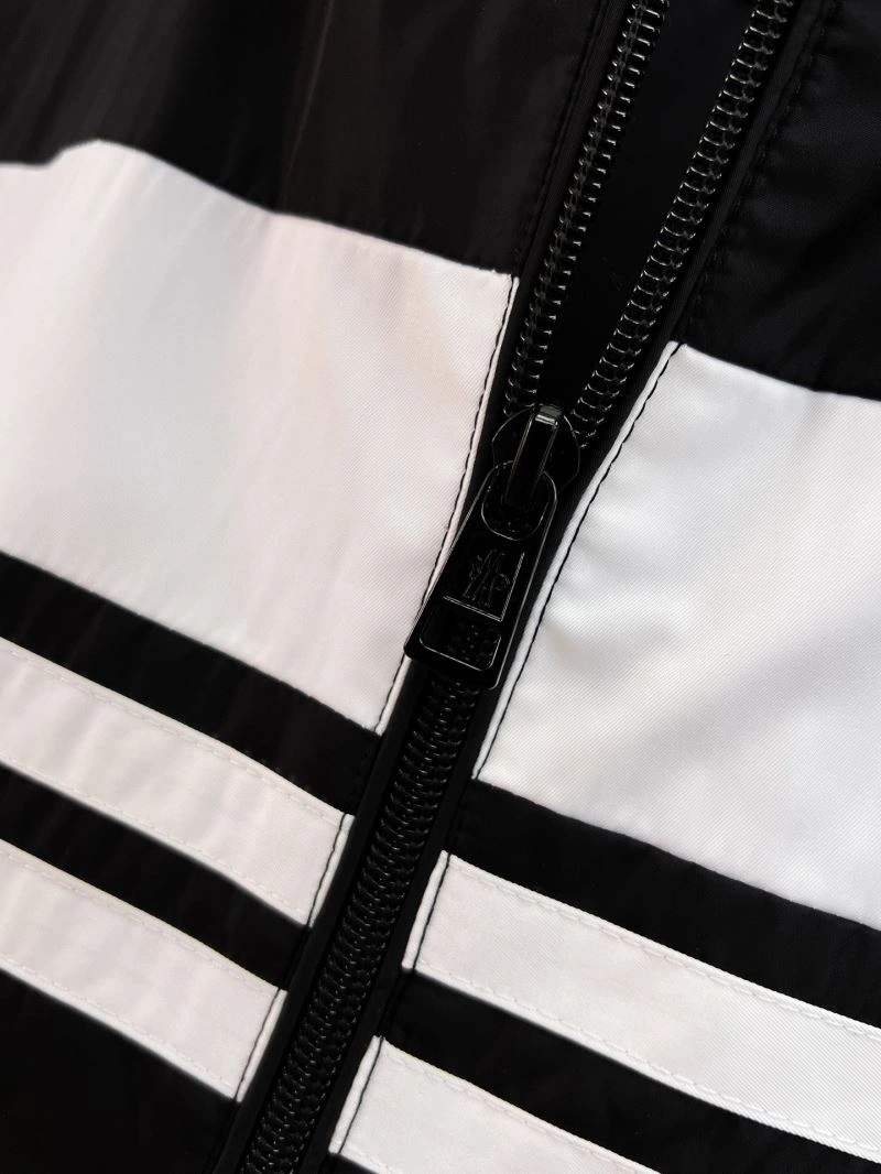 Low-cost Moncler Outwear