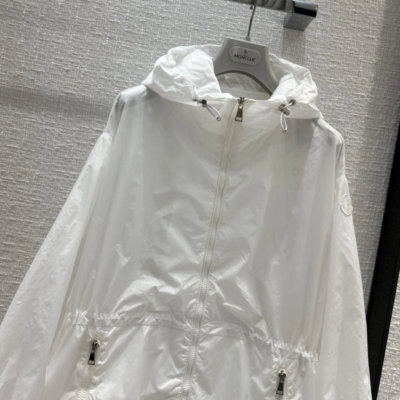 Low-cost Moncler Outwear