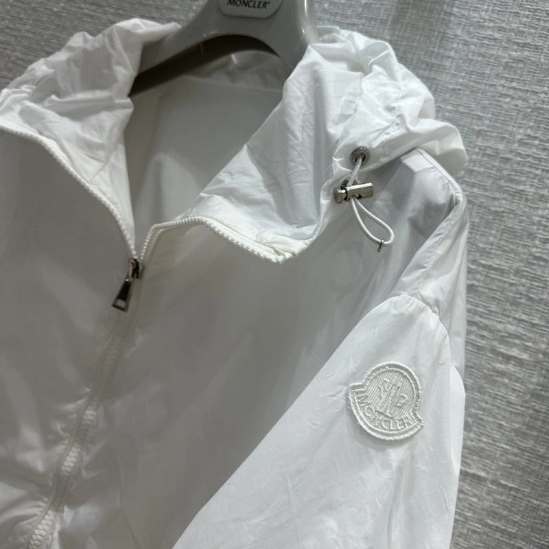 Low-cost Moncler Outwear