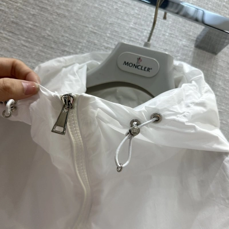 Low-cost Moncler Outwear