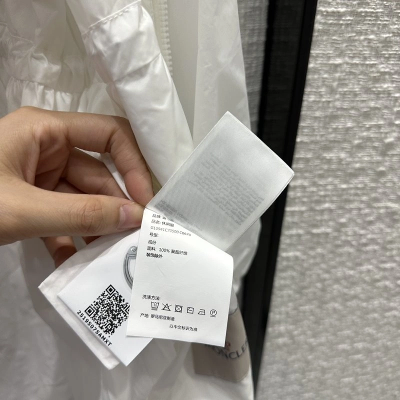 Low-cost Moncler Outwear