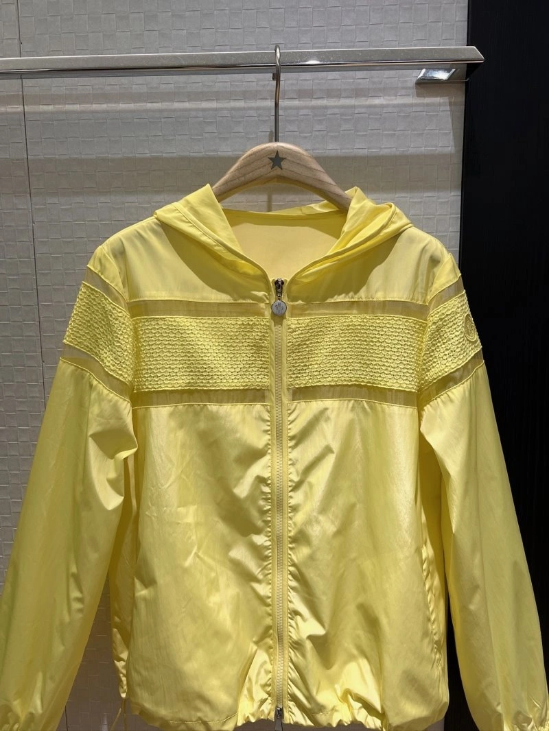 Low-cost Moncler Outwear