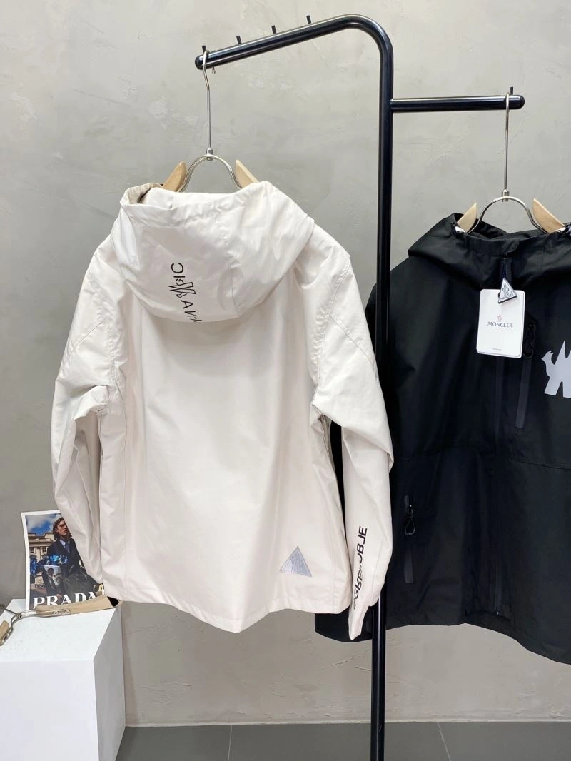 Bargain Moncler Outwear