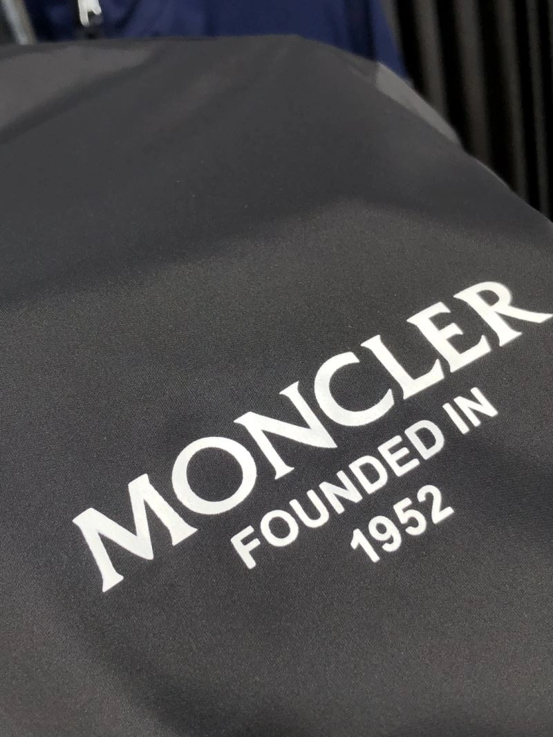 Low-cost Moncler Outwear