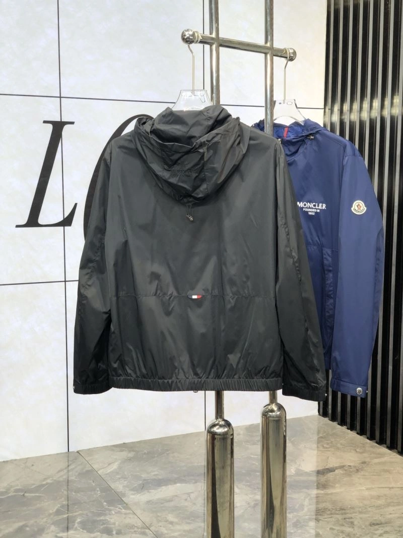 Low-cost Moncler Outwear