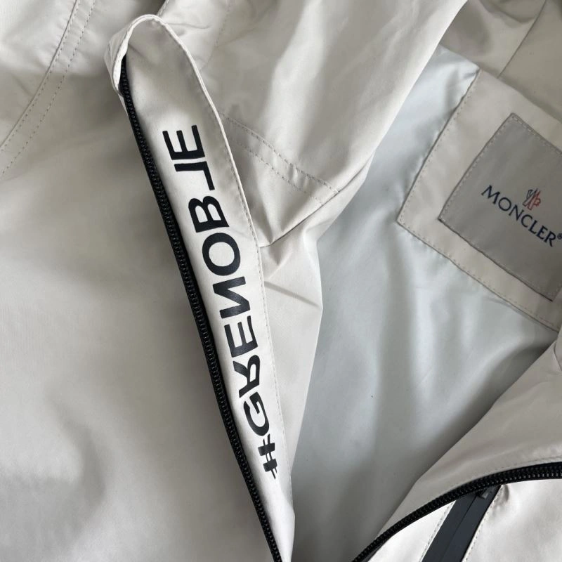 Bargain Moncler Outwear
