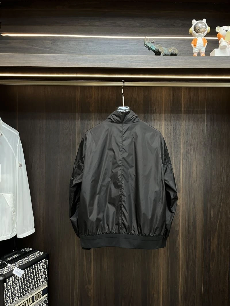 Low-cost Moncler Outwear