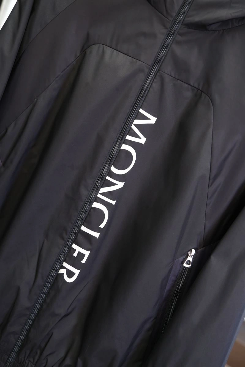 Low-cost Moncler Outwear