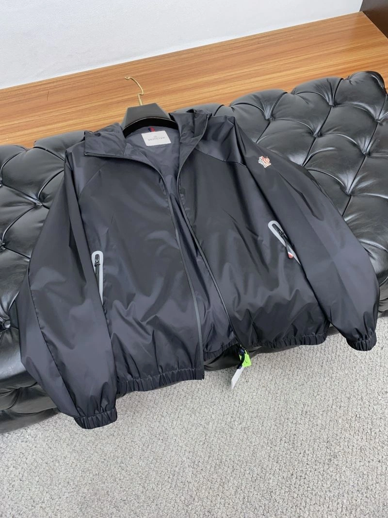 Bargain Moncler Outwear