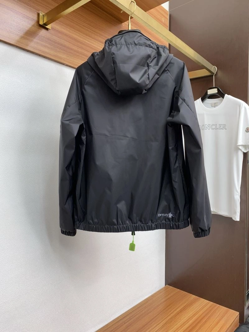 Bargain Moncler Outwear