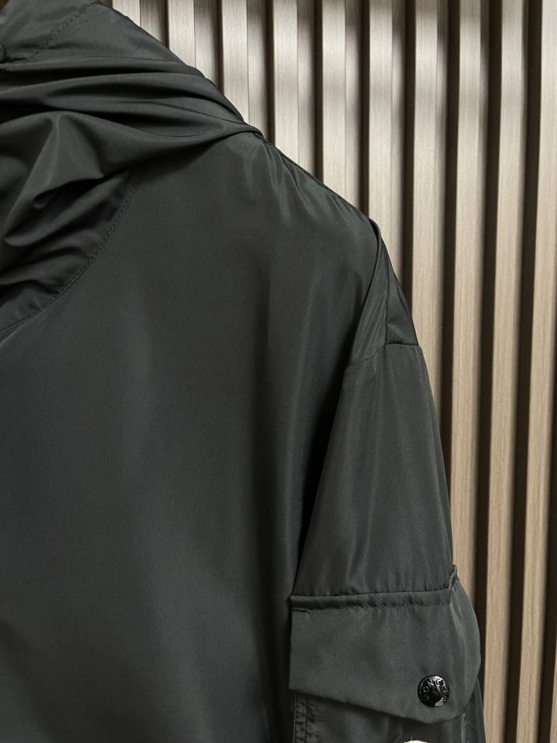 Top match Moncler Outwear