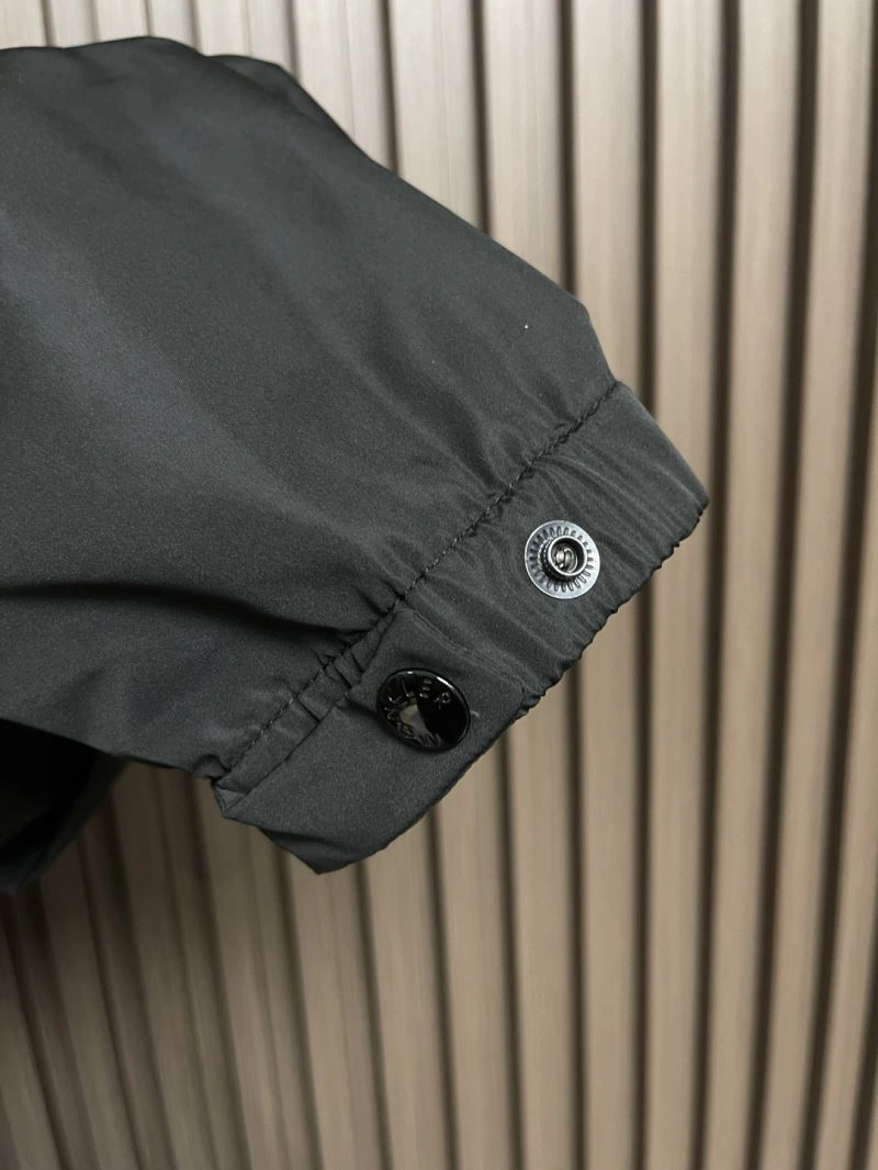 Top match Moncler Outwear