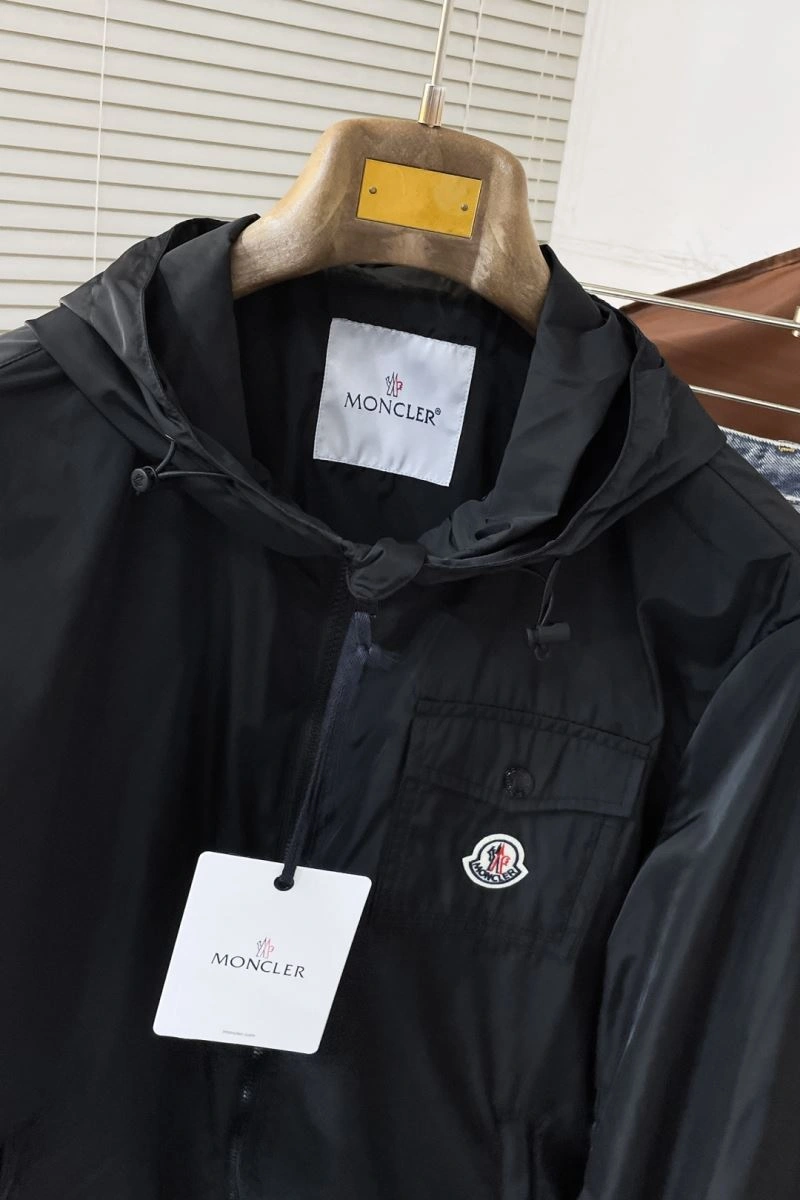 Bargain Moncler Outwear