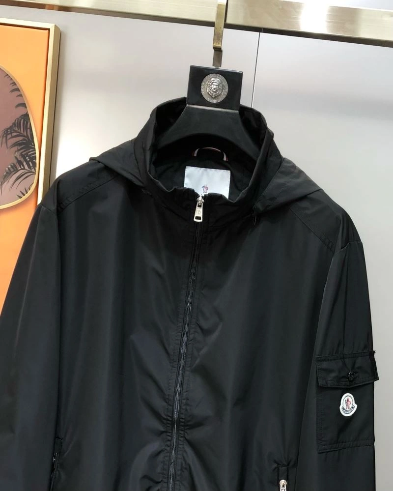Bargain Moncler Outwear