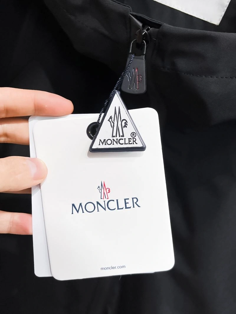 Low-cost Moncler Outwear