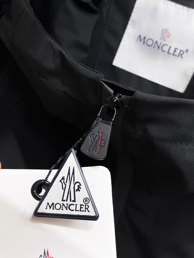 Low-cost Moncler Outwear