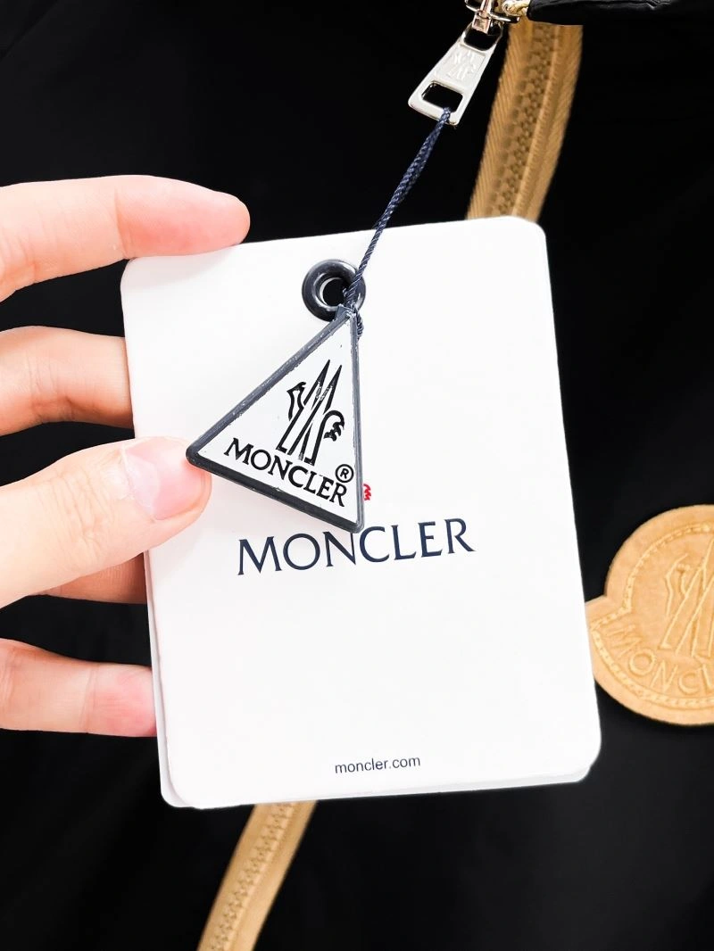 Low-cost Moncler Outwear