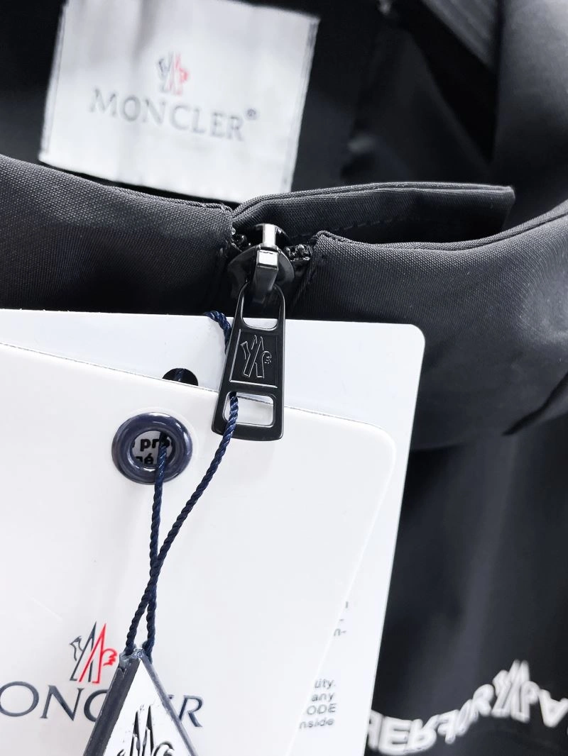 Top match Moncler Outwear