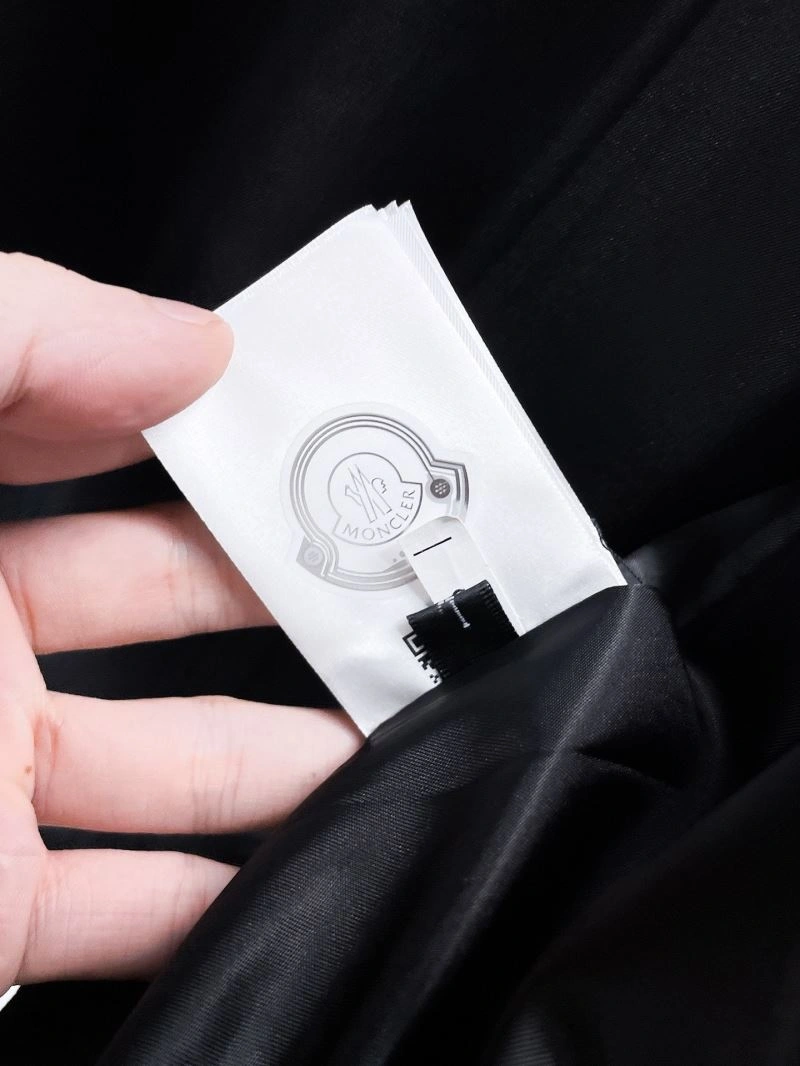 Precise copy Moncler Outwear