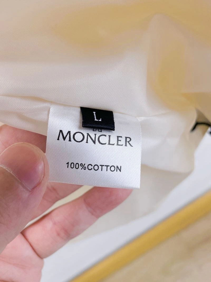 Precise copy Moncler Outwear