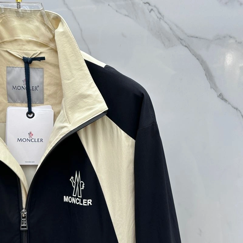 Top match Moncler Outwear