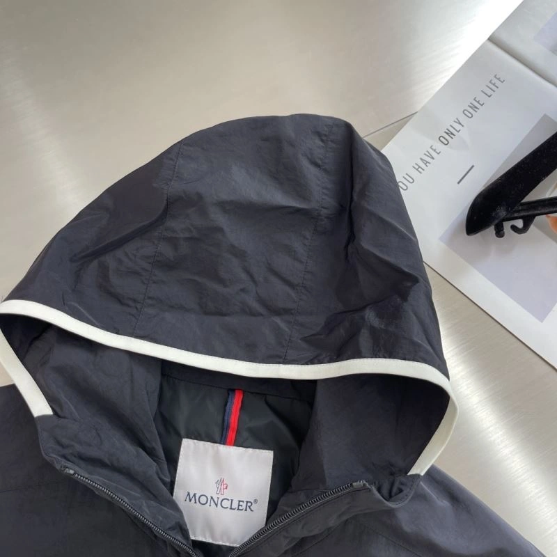 Bargain Moncler Outwear