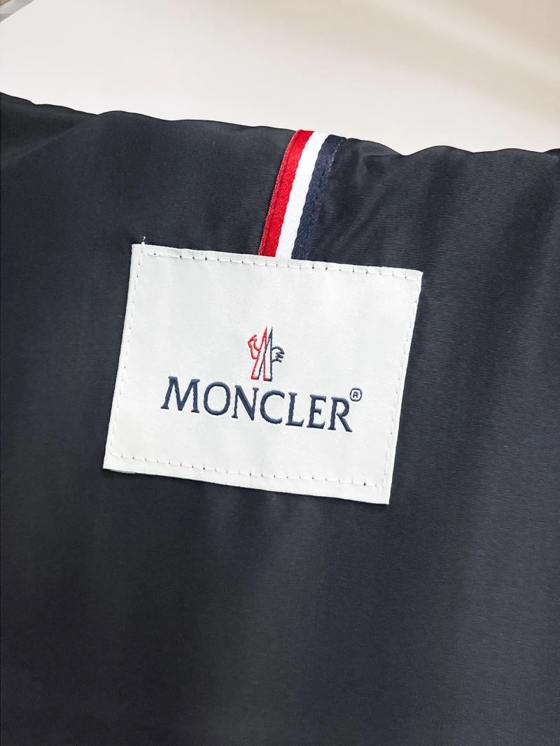 Legit Moncler Outwear