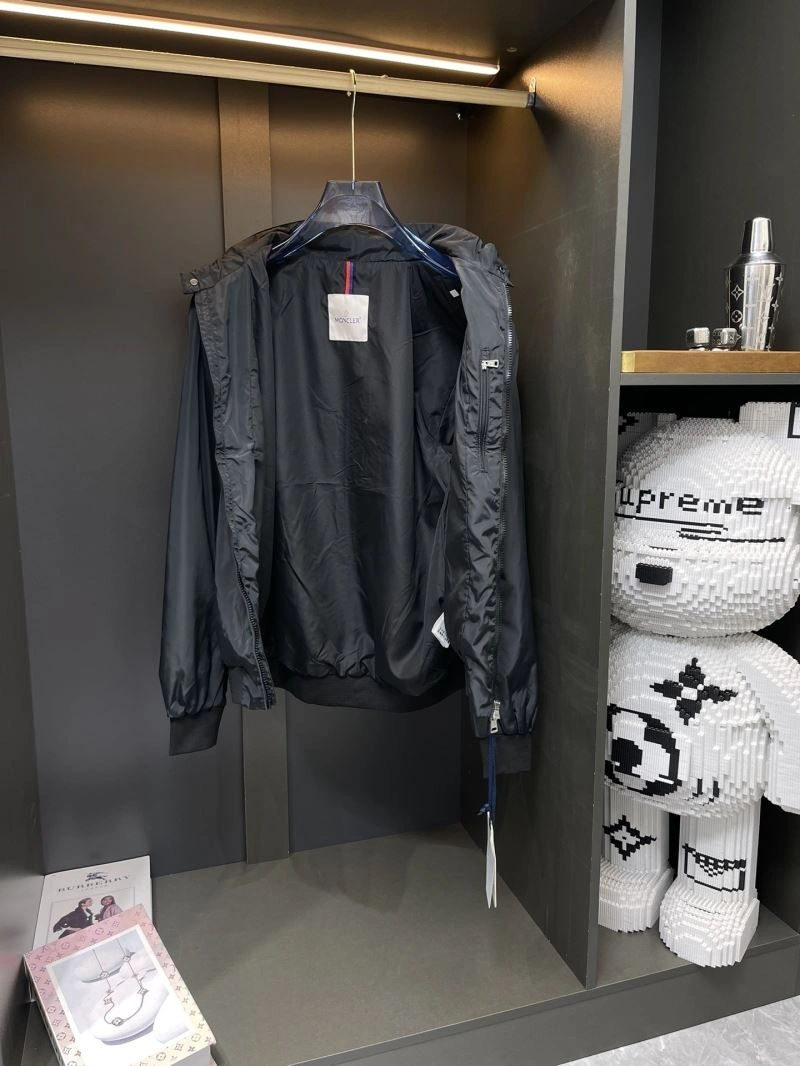 Accurate model Moncler Outwear