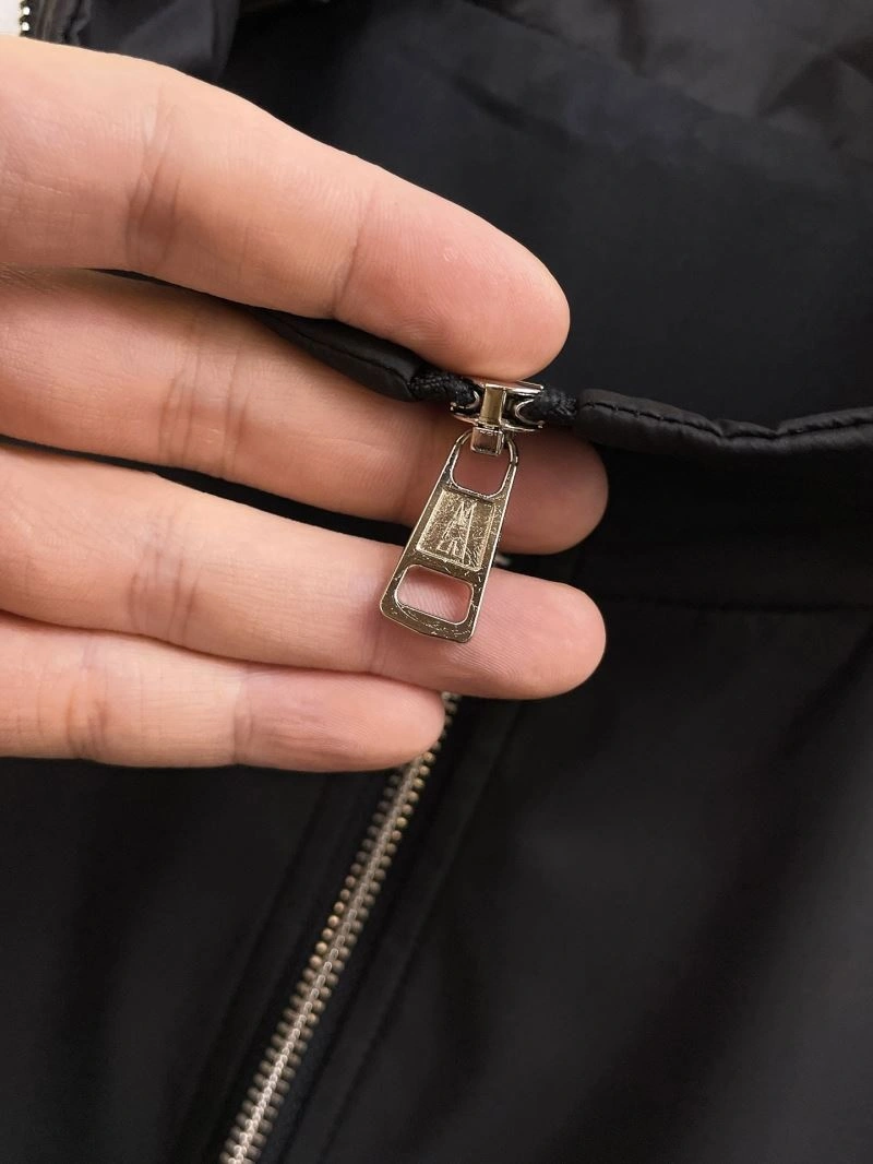 Bargain Moncler Outwear