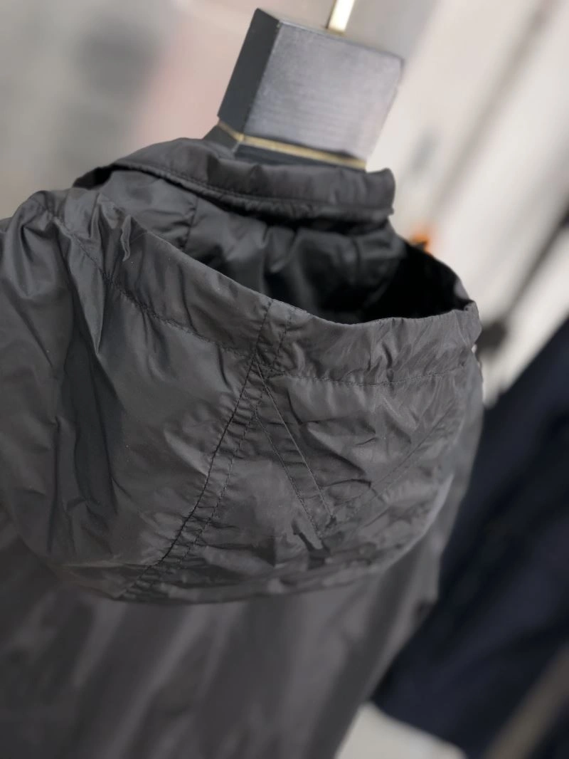 Low-cost Moncler Outwear
