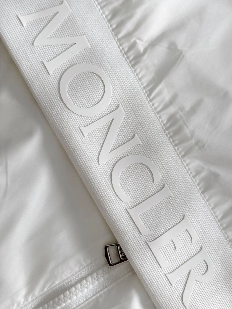 Low-cost Moncler Outwear