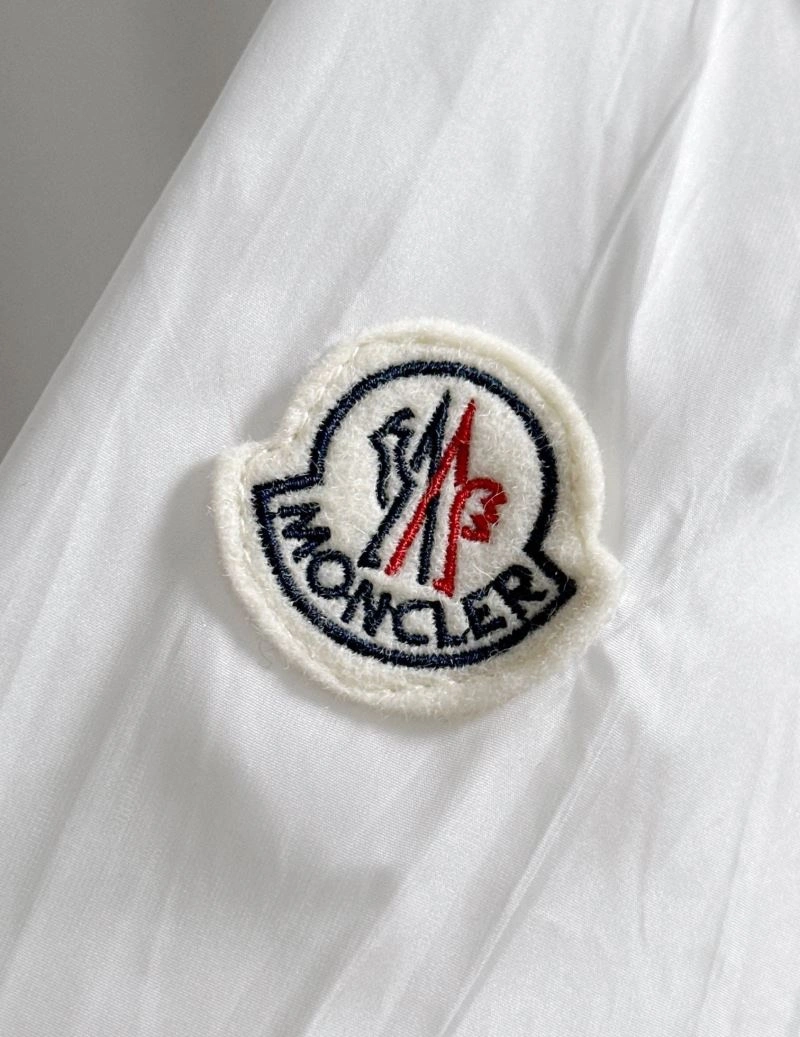 Low-cost Moncler Outwear