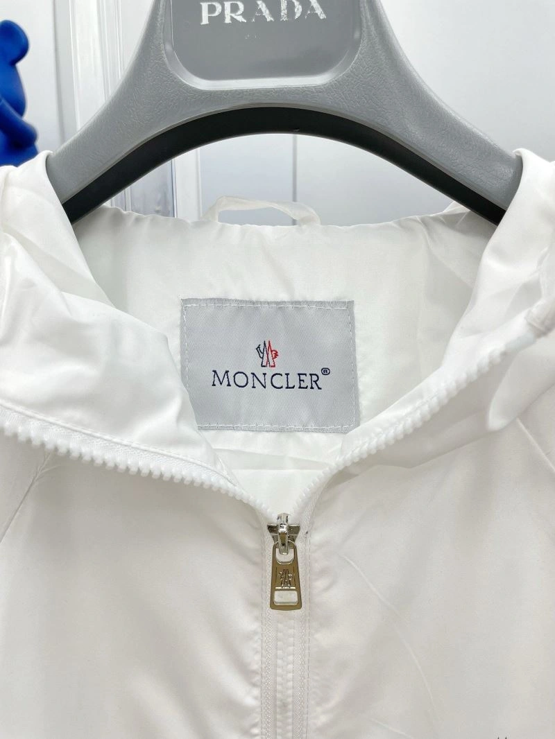Accurate model Moncler Outwear