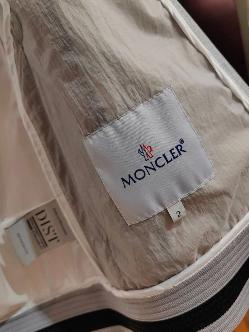 Accurate model Moncler Outwear