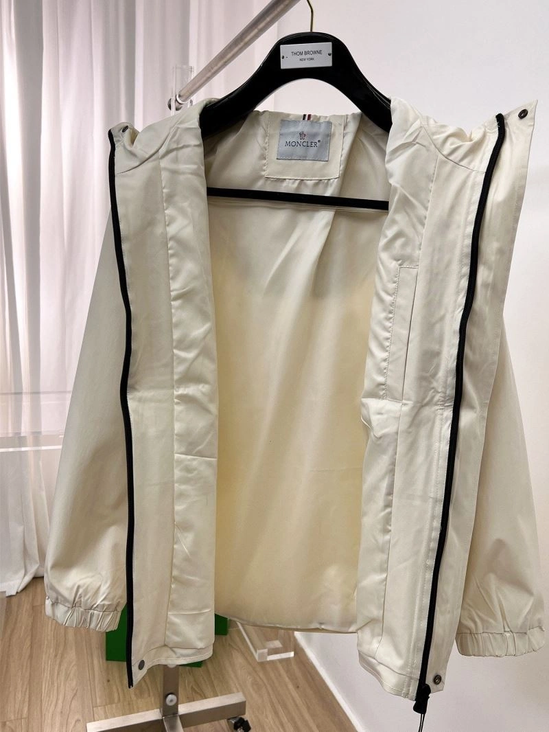 Bargain Moncler Outwear