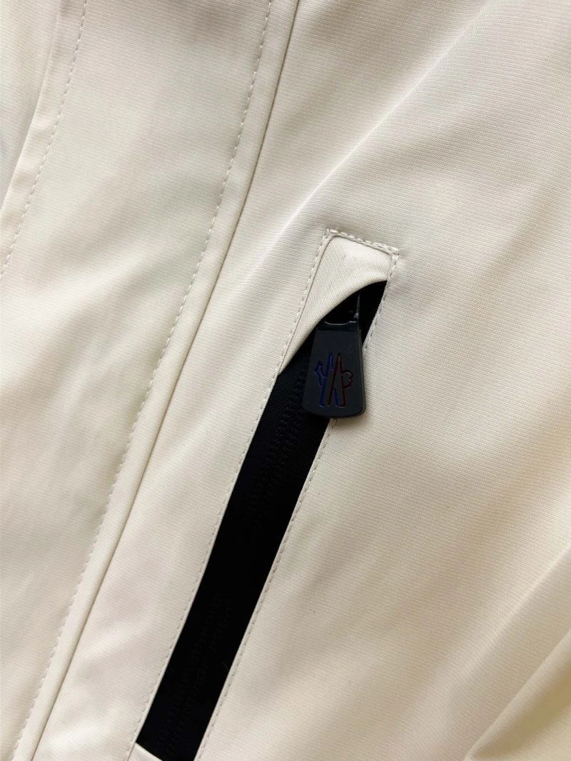 Bargain Moncler Outwear