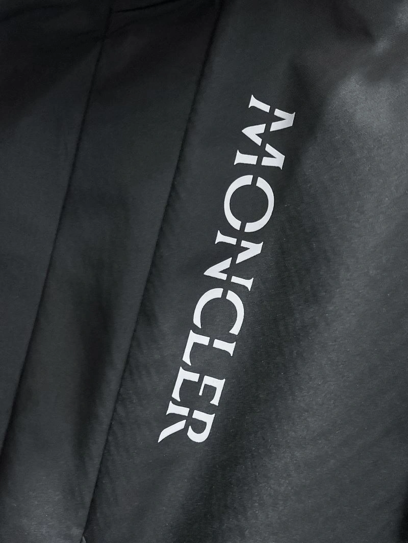 Low-cost Moncler Outwear