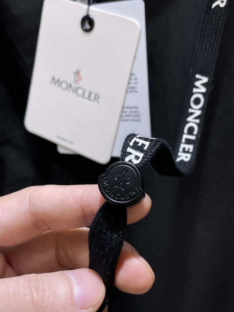 Legit Moncler Outwear