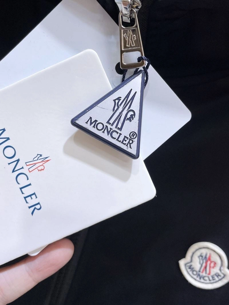 Official Moncler Outwear