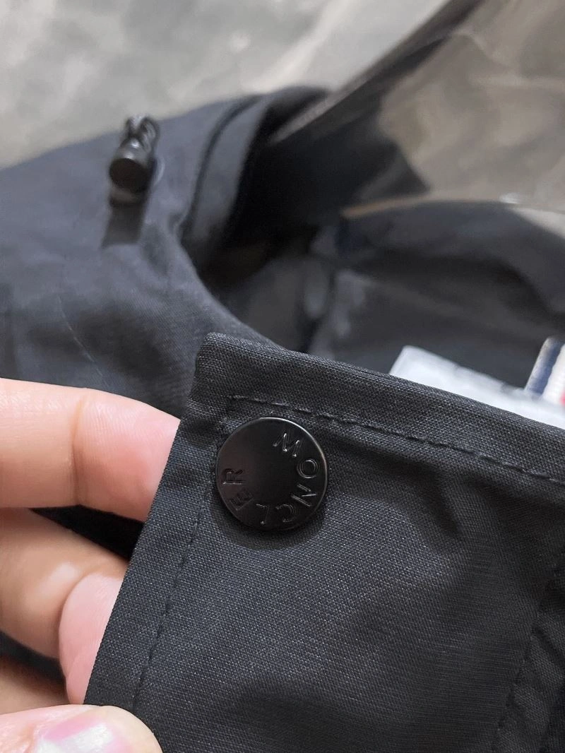 Bargain Moncler Outwear