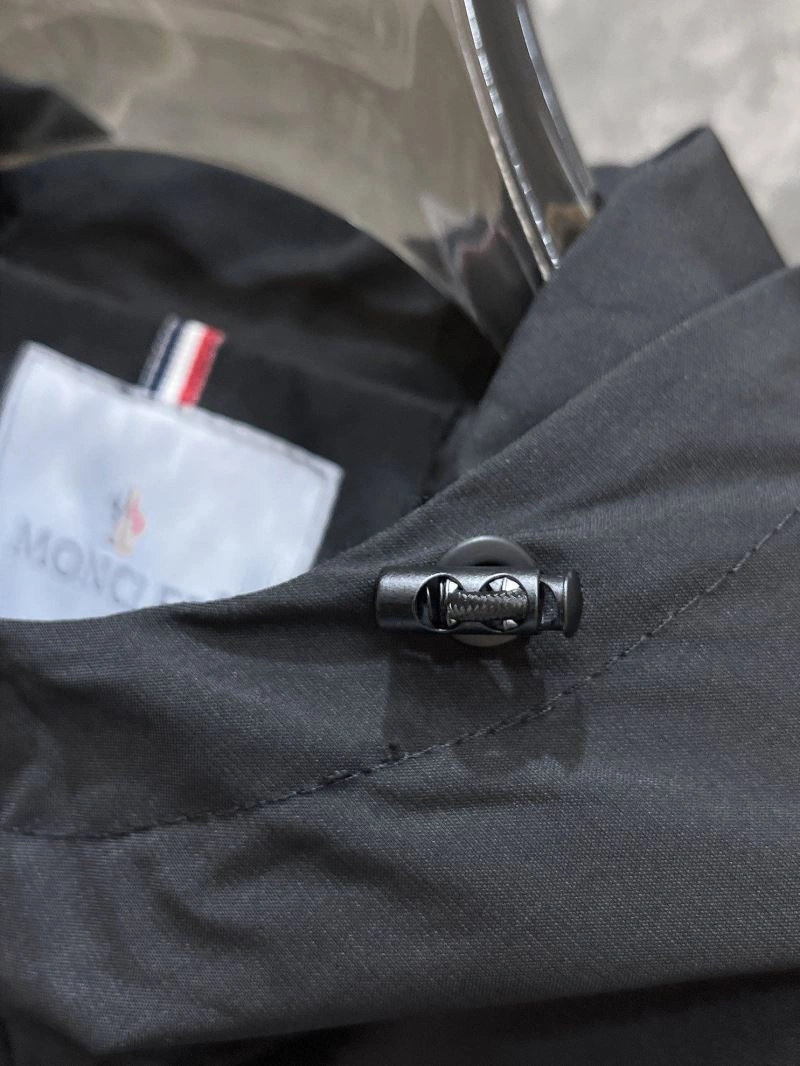Bargain Moncler Outwear