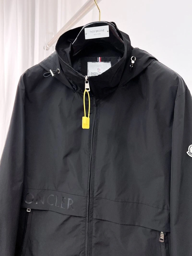Bargain Moncler Outwear